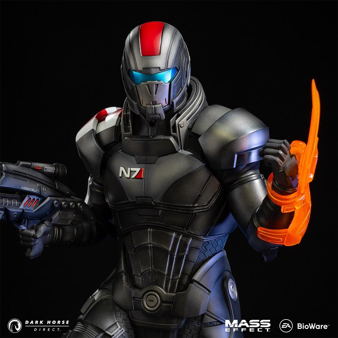 Dark Horse Direct Reveals New Commander Shepard Statue - Cinelinx ...