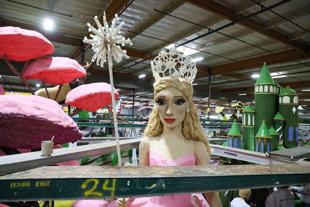 A Gorgeous ‘Wicked’ Float to Feature in the 136th Rose Parade ...